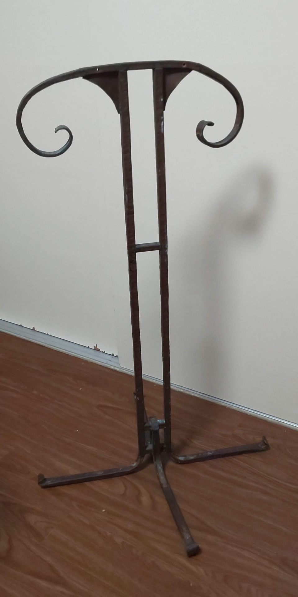 貸し出します。名称が分からず「めくり物」と呼んでいる物。: Hinden-san (ひんでん さん)